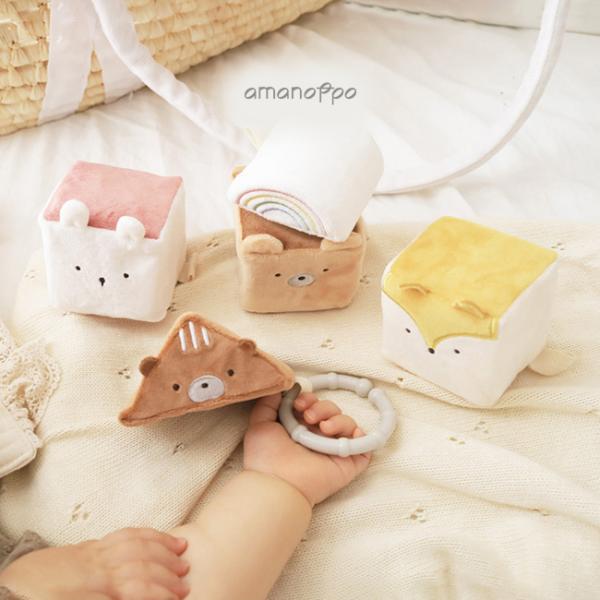 お子さまの初めてのおもちゃにおすすめ♪もちもち、ふわふわの布ブロックです。もちっとしていて赤ちゃんでも掴みやすいブロックが5つセットになっています。ふわふわ優しい手触りの生地で、赤ちゃんが大好きなパリパリ・かしゃかしゃ音が鳴りますおたんじょ...