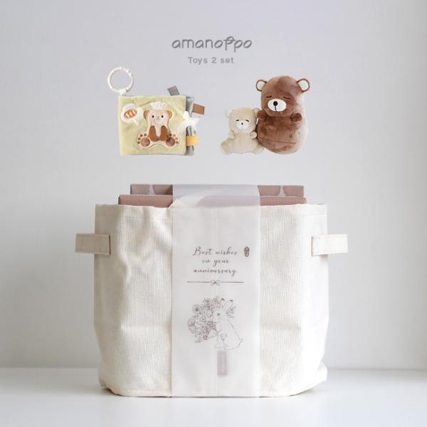 やさしいぬいぐるみと、ふわふわの布えほんと、ストレージボックス。赤ちゃんの「はじめて」の時間に、ぬくもりを添えるギフトセットです。【対象年齢】0.5歳以上【セット内容】ふんわりえほん（カラビナ付き）、おきあがりこぼし・ラトル（カラビナ付き）...