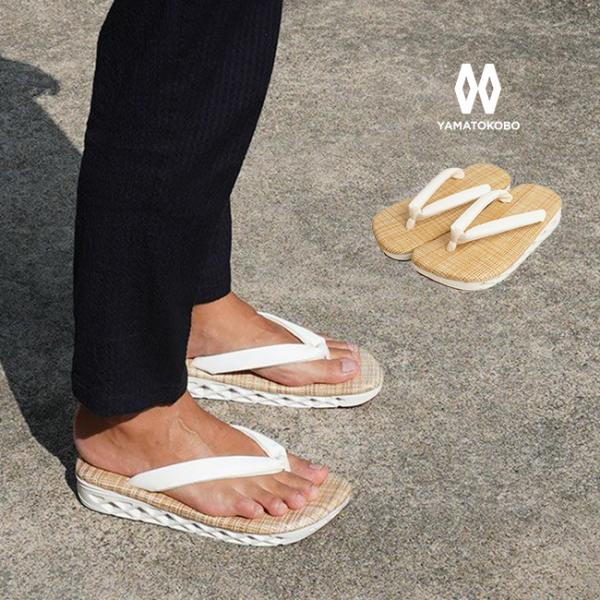 ■伝統と革新が交差する。次世代のハイブリッドスニーカー雪駄日本の伝統的な履物である雪駄に、現代のスニーカーテクノロジーを融合させた「大和工房 cross」。奈良の職人が一つひとつ手作業で仕上げる意匠はそのままに。動きやすさと機能性を追求した...