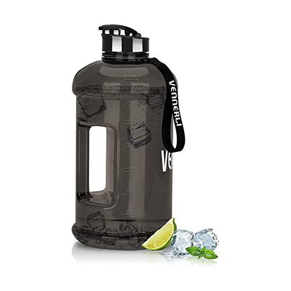 ブラック/2200 ml/-・Color:ブラック・??大容量・楽な確認平均的な1日の水分補給のニーズを満たし、水分摂取量をしっかりと確認することがなスポーツ用のウォーターボトル2.2L。 半透明のボトルの測定目盛りで、水位をすぐに把握する...