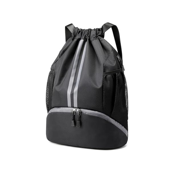 カジュアルバッグブラック/W37*H47cm/-・Color:ブラック・サイズ：W37*H47cmで、7号サイズのバスケットボールを収納できます。・大容量収納力：傘や水筒を収納できるサイドポケット、シューズポケット、小物用ポケット、濡れた衣...