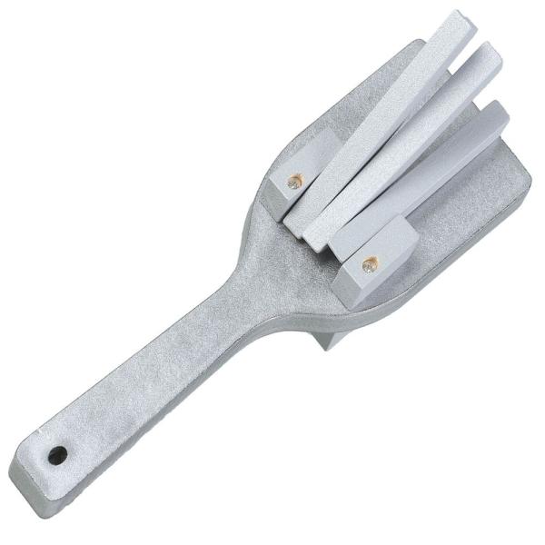 振るとパチパチ音が鳴る！楽しい両面タイプのなるこ！　　振るだけでパチパチと心地よい音が響く、両面タイプのカラーなるこです。届いてすぐに使える、組立済・着色済の完成品です。表裏どちらにも3連のバチが付いており、音の鳴りが抜群！ネジ止め加工で頑...