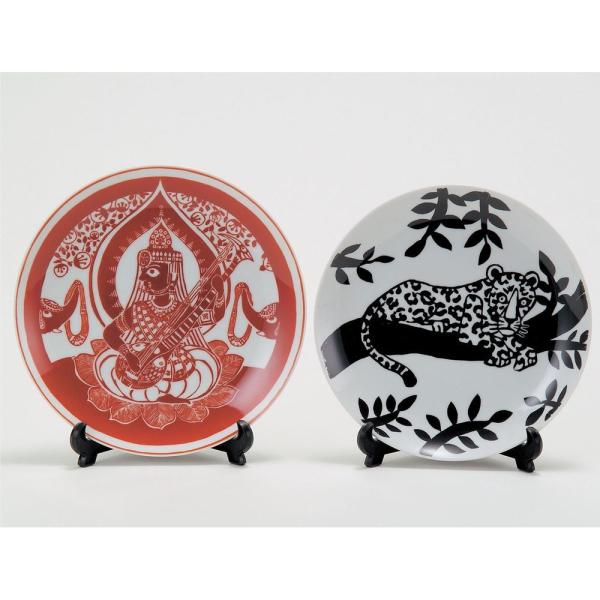 800℃焼成　　白い磁器皿に色釉薬が塗ってあります。釘などで色釉薬をはがしてください。はがしたところが白くなります。焼成すれば実用皿としても使えます。焼成は電気窯で行って下さい。　　※画像には制作例が含まれています。　　【詳細】　商品サイズ...