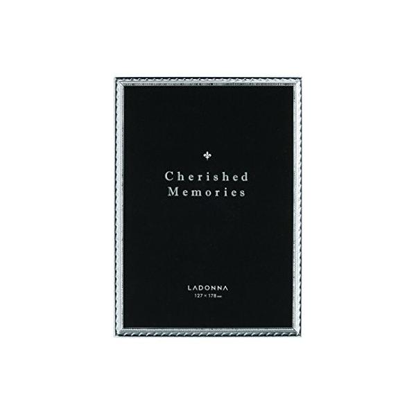 ●控えめな装飾を施した細身のフレームバー。●[本体サイズ] 外寸:130×181mm●[素材] 材質:スチール