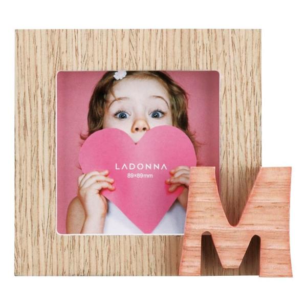 プレゼントにひとつ添えて。もらってうれしい、アルファベットフレーム。<br><br>【サイズ(mm)】<br>●写真サイズ：ミニ判<br>外寸：109×109(アルファベット含まず)<b...