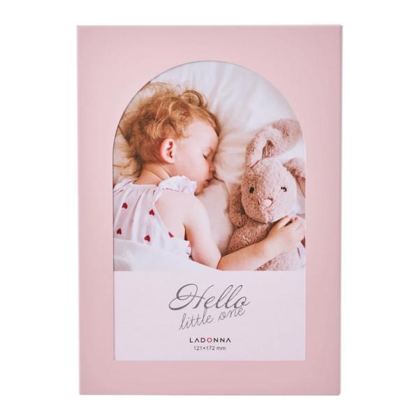 【商品説明】　◇アーチ窓とやさしいピンク色がかわいらしさ満点のフレームです。 ポストカードサイズの写真は、切らずにそのまま入れることができます。　　【詳細】　・外寸(mm)：124×174　・内寸(mm)：123×173　・窓寸(mm)：8...