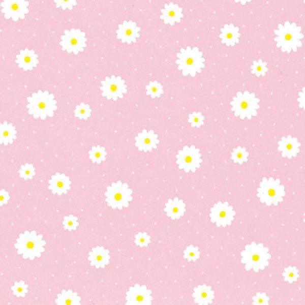 ピンク地に白のマーガレットの花が散りばめられたかわいい雰囲気の包装紙です。　　※三つ折りの状態でポリ袋入れの商品になります。あらかじめご了承ください。　　型番：002337200　サイズ：757×530mm　材質：純白ロール紙45g　パッケ...