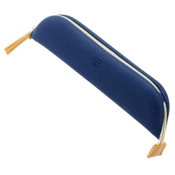 ペントレーのように使えるペンケース。収容物がすぐに取り出せる。　ファスナーを全開にするとペントレーに。　ストッパーを使えば省スペースで使いやすいペンケースに。ファスナーがとまるストッパー付き。全開にしなくてもペンの取り出しがスムーズ。　　【...