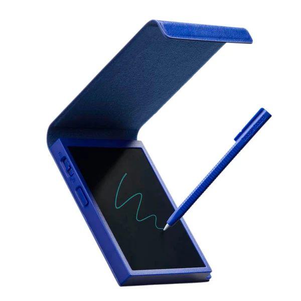 【商品説明】　電子メモパッド ブギーボード BB-21　何度も書いて、すぐに消せる。の電子メモパッドシリーズ「ブギーボード」に、カバー付きが登場！　持ち運びたくなる上質な風合いとサイズ感。　カバー付きなのでカバンやポケット内で画面が擦れませ...