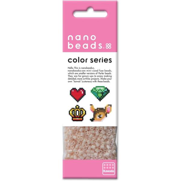 人気のアイロンビーズに大人が楽しめるミニサイズシリーズが登場です。　ナノビーズは1ピースのサイズがパーラービーズの約4分の1のサイズ（φ2.6mm×H2.8mm）。よりリアルで細かなビーズアートが作れます。本商品は単色シリーズです。　【付属...