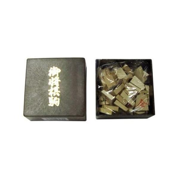 木製の将棋駒。　　パッケージサイズ：95×50×95mm