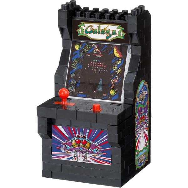 レトロゲームの代表でもある「ギャラガ」「ディグダグ」の筐体をナノブロックで再現できる「アーケードマシン」が新登場！！　■ゲーム画面やアーケードマシン周りのグラフィックはシールで再現。　■シールは、「ギャラガ」「ディグダグ」の２種類があり、好...
