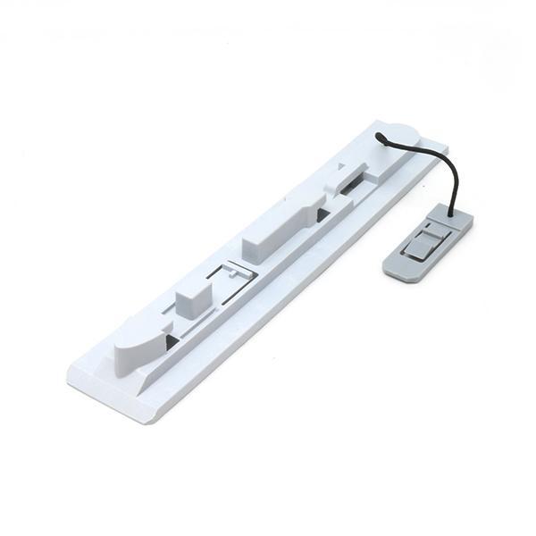 商品コード：185829ポータブル電動船外機VAQUITA(バキータ)用のフィンボックスアダプター(平行挿入ベース)です。バキータのモータープロペラのベース部分に設置し、フィンボックスに取り付けるために使用します。万が一の場合のスペアとして...