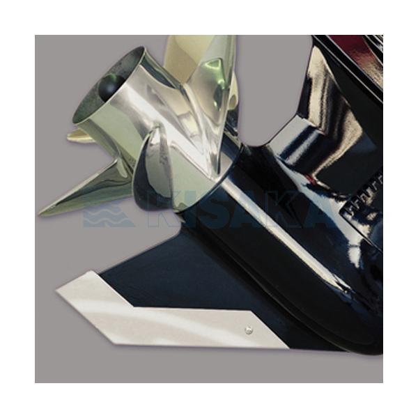 商品コード：254656エンジンのスケグ部分に取付し、岩等の障害物などにぶつかった際にスケグが破損するのを防ぎます。取付は10分程度で行えます。(スケグへ穴開・ボルトでの固定作業が必要)◆耐腐食性の304ステンレススチール製◆ポリッシュ鏡面...