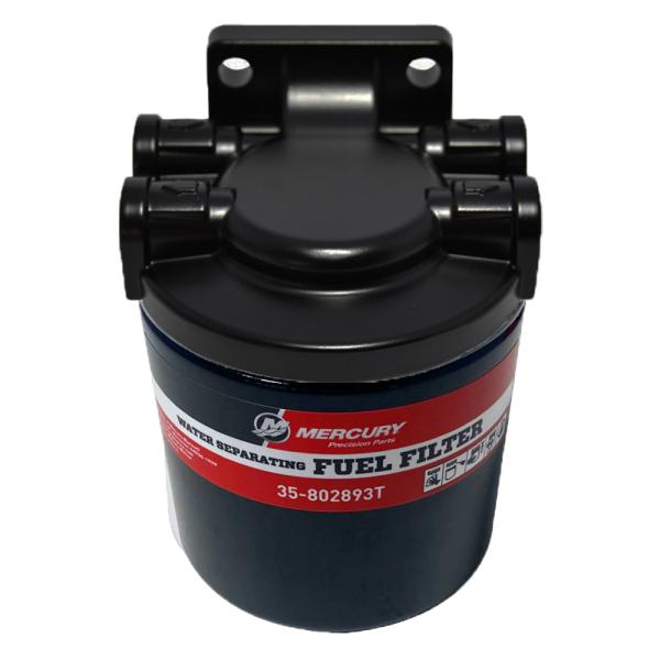 商品コード：35-802893A4MERCURY純正のフューエルフィルターキットです。ベースと25ミクロンのフィルターがセットになっています。ガソリンエンジンの1次フィルターとしてお使い下さい。年に1度のペースでフィルターの交換が必要です。...