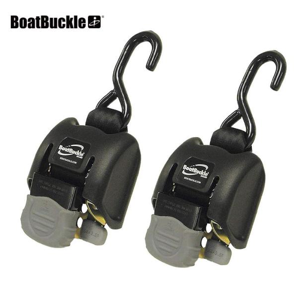 トランサムタイダウンシステムはトレーラーの後端付近に写真のようにセットして使用します。本体ハウジング内に内蔵されたラチェット機構でボートを固定し、未使用時にベルトはハウジング内に自動で巻きとられます。使用毎のベルトの脱着や片付けの手間がいら...