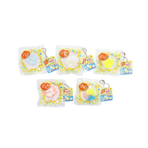 本体サイズ：約W 8cm×D1.5cm×H8cm　ふくろの上から押して楽しむ！ふわモチ感触のスクイーズです！人気の肉球型は見ても触ってもリアルでハマる！やわらかくてモチモチ♪ゆっくり戻る感触がクセになるモチふわアイテム。ボールチェーン付きな...