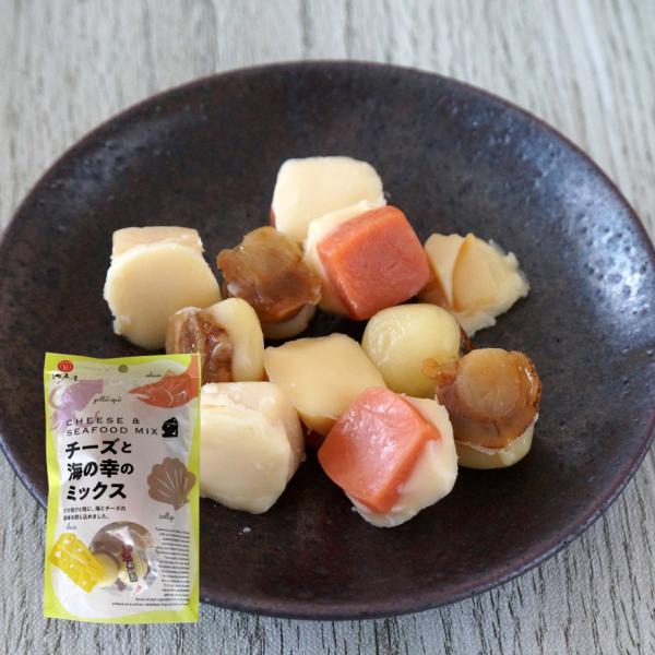 海の幸とチーズのおいしいコラボレーション。チーズと相性抜群の帆立、いか、鮭をナチュラルチーズと合わせ、それぞれ個包装にしました。ナチュラルチーズのクセのない優しい味わいが、海の幸のおいしさを引き立ててくれます。おつまみだけでなく、お子様のお...