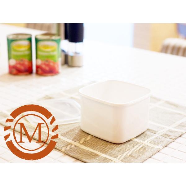 スクウェアMサイズは、便利サイズ。煮物やスープを冷蔵庫で保存したあと、そのまま直火にかけ調理も可能。（シール蓋は直火不可）深さもあるので保存に適した容器です。琺瑯製品は強い酸や塩分に強く、火力によっても有害物質を出さない、身体に優しい素材で...