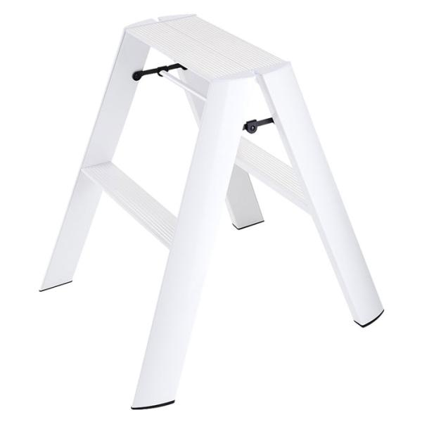 脚立ひとつで、暮らしが変わる。世界が認めたデザインをお部屋のインテリアに。美しいフォルムと機能美で数々のデザイン賞を受賞したルカーノ。お部屋のインテリアと調和する、今までにない脚立です。◆隠さなくてよい踏み台開発コンセプトは隠さなくてよい踏...