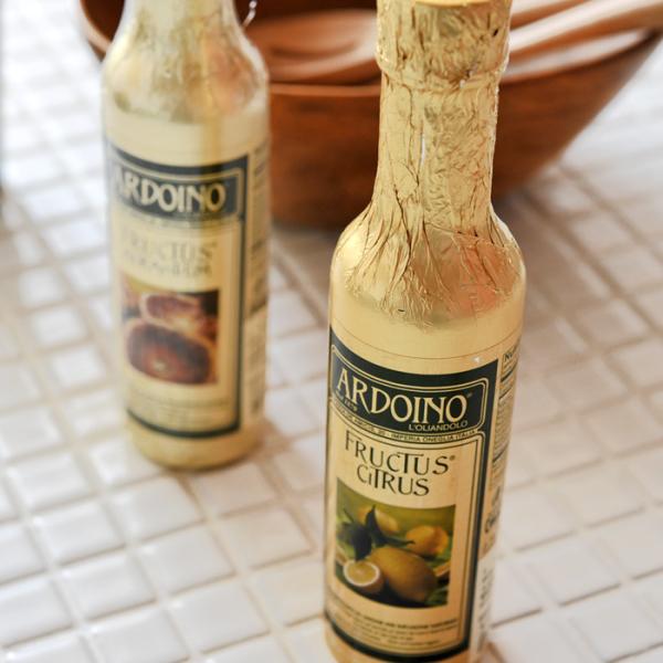 シチリア産の天然レモンを2ヵ月間エキストラヴァージンオイル「フルクトゥス」に漬け込みました。 ドレッシングや料理の仕上げにお使い下さい。原材料：食用オリーブオイル・レモン内容量：250mL （229g）原産国：イタリア※高温多湿及び直射日光...