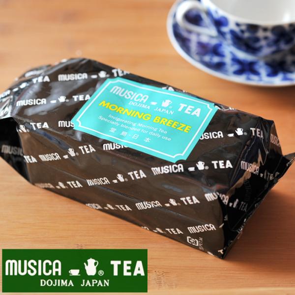 「堂島ブレックファスト」のようなミルクたっぷりの紅茶を好まれない紅茶愛飲家の方々のために2005年に登場したのが、さわやかなスリランカ高地産の茶葉を中心にブレンドした「モーニングブリーズ」です。味わいこそ違いますが、コンセプト・販売形態は「...
