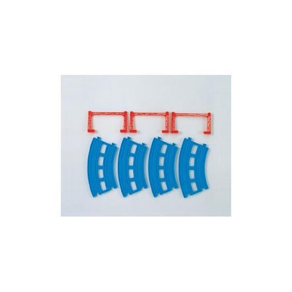 全てのレールの規格が統一されているので、いろいろ繋げて楽しいレイアウトが作れます。複線曲線レール4本、架線3本入り。対象年齢 3歳以上 サイズ 長さ225mm 素材 ポリエチレン