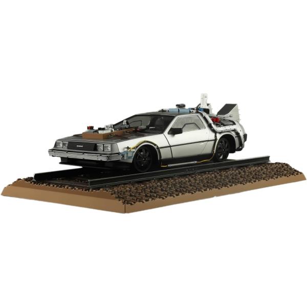 【発売日：2025年09月12日】大ヒットSF映画『バック・トゥ・ザ・フューチャー PartIII』で、1885年から1985年に戻るためにタイムスリップの条件である約142km/hを出すため、線路の上を走れるよう足回りが改造されたタイムマ...