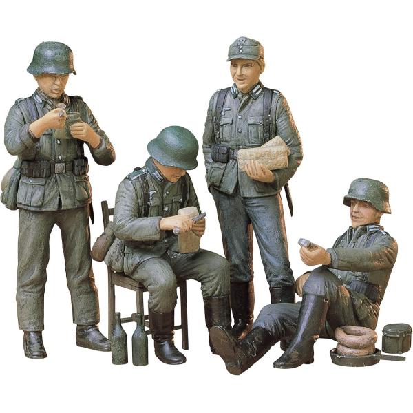 【発売日：2026年01月22日】1/35スケール未塗装プラスチック組み立てキット●リラックスポーズが情景展開の幅を広げる第二次世界大戦中のドイツ歩兵を再現したプラスチックモデル組み立てキット。休憩中、あるいは軽い食事中といったリラックスし...