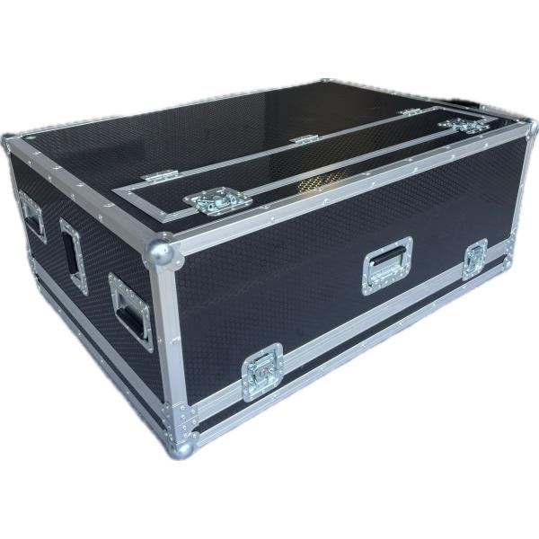 YAMAHA　DM7EX　プリパッチ仕様　フライトケースです。ｗ1100　ｄ795　ｈ430　4個の80mmキャスター付　2個ロック付き　小物入れ付