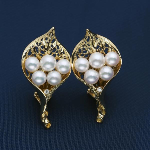 地金: K18石材質: 天然ダイヤモンド 0.02×2サイズ(W×H×D) 約18mm×36mm真珠: アコヤ本真珠 準花珠カラー: ピンク系ホワイト 形: ラウンド 5.5-5.8mm真珠評価: テリ:AA マキ:AA キズ:B おすすめ...