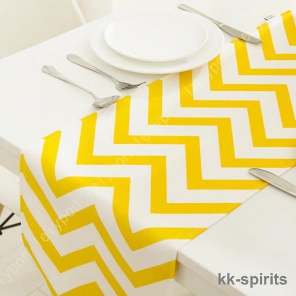 ★テーブルクロス ホテル レストランをインテリアの一つとして、シンプルで明るいお部屋を彩ります。こたつの天板・卓上にも最適！簡単に洗浄。★どんな空間にも馴染む柄、テーブルを華やかに演出してくれるテーブルカバー。家テーブル用だけではなく、パー...