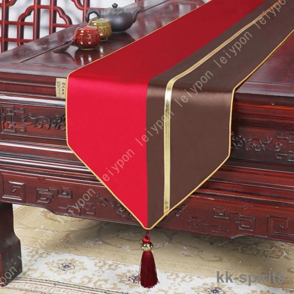 ★テーブルの中央にさらりと敷きこむだけで、ぐっとお洒落な雰囲気を作り出してくれるテーブルランナー。★柔らかく、耐久性があり、環境に優しい、ガラスや陶器の食器、花瓶なども安心して置けます。★テーブルを傷や汚れから守り、敷くだけで明るい雰囲気に...