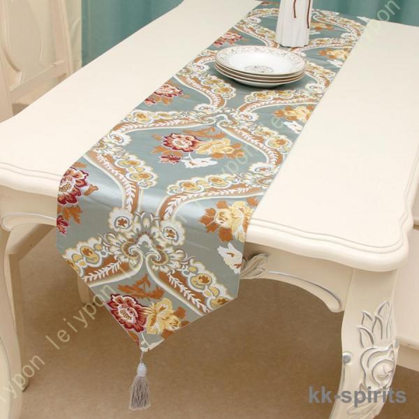 ★テーブルクロス ホテル レストランをインテリアの一つとして、シンプルで明るいお部屋を彩ります。こたつの天板・卓上にも最適！簡単に洗浄。★どんな空間にも馴染む柄、テーブルを華やかに演出してくれるテーブルカバー。家テーブル用だけではなく、パー...