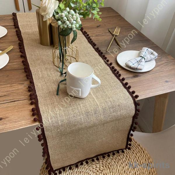 ★テーブルの中央にさらりと敷きこむだけで、ぐっとお洒落な雰囲気を作り出してくれるテーブルランナー。★柔らかく、耐久性があり、環境に優しい、ガラスや陶器の食器、花瓶なども安心して置けます。★お部屋を明るく：パッと敷くだけで、おしゃれなテーブル...