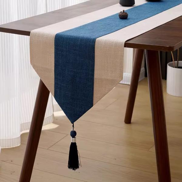 ■製品詳細：【サイズ】：33*120=横約33cm*縦約120cm  【個数】：1枚組【素材】：ポリエステル ★ワンランク上のテーブルコーディネート無地調のかすり柄がシックで落ち着いた雰囲気のむら糸は、毎日の食卓ではもちろん、おもてなしやパ...