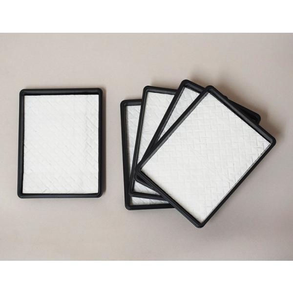 金管奏者のための、特殊吸水シートを使用した使い捨て吸水ポット。プラスチック（ポリスチレン製）の受け皿と、水分をジェリー状に固める高分子吸収体を含むシートがセットされています。サイズ：16.0cm×13.0cm×高さ1.5cm※メール便（ネコ...