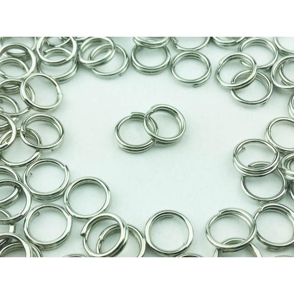 【発売日：2017年12月22日】二重丸カンカラー：シルバー内容量：100個１個サイズ：外径6mm線径0.7mm素材：金属※パーツは誤飲の恐れがある小さなお子様に与えないでください。小さなお子様の手の届かない場所で保管ください。