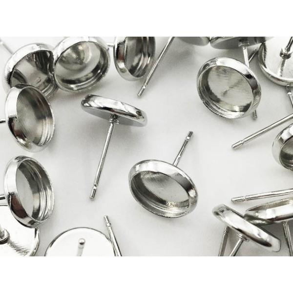 【発売日：2018年05月21日】ピアスパーツ・ミール皿・台座付きカラー： シルバー内容量： 20個（多少の変色や汚れ等が有る場合が御座います、線に若干の曲がりがある場合が御座います、軽く指で押せば修正できます、お安く提供させて頂いておりま...