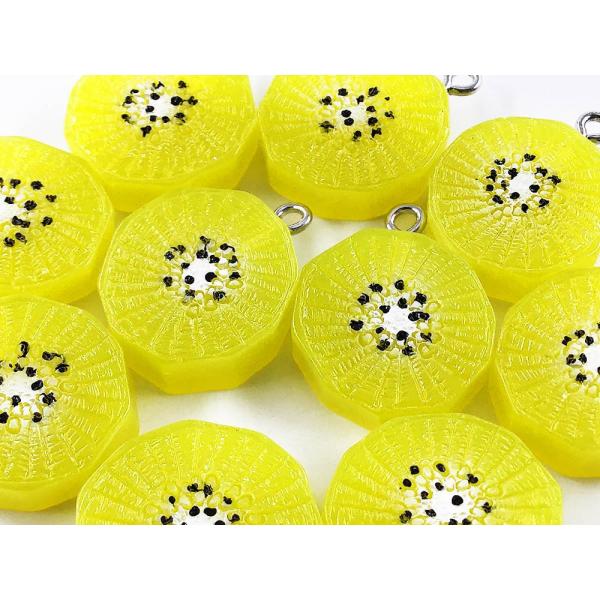 【発売日：2019年02月22日】商品名:チャーム フルーツ キウイカラー：タイプ：キウイ（製造時にお色・デザインの多少の変更がある場合がありますのでご理解ご了承の上柔軟な対応をお願い致します。）（モニターの発色の具合によって実際の商品との...