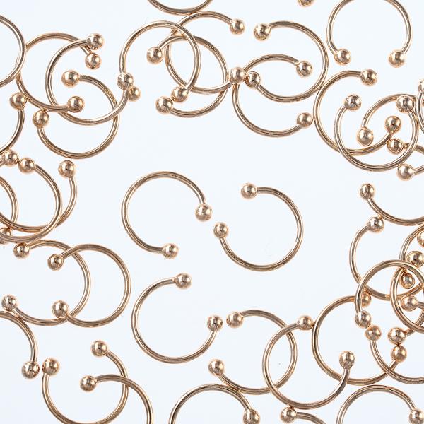 【発売日：2020年01月20日】イヤーカフ パーツ 金具 イヤカフ1個サイズ：縦横約11mm(柔らかい素材なので開閉可能) 丸玉径約2mm弱（商品画像に簡易計測画像御座います、簡易ですので誤差は御座いますのでご了承下さい。）カラー：ゴール...