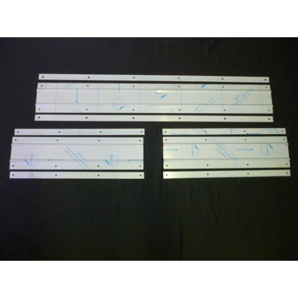 「新品商品」◆大型車用泥除けステンプレート[セット内容]サイド：横６００ｍｍ×縦１５０ｍｍ（２枚）センター：横１１４０ｍｍ×縦１５０ｍｍ厚さ：約０．８ｍｍ材質：ステンレス鏡面タイプ裏板、ビス付きこの商品は店頭販売もしておりますので、在庫が無...