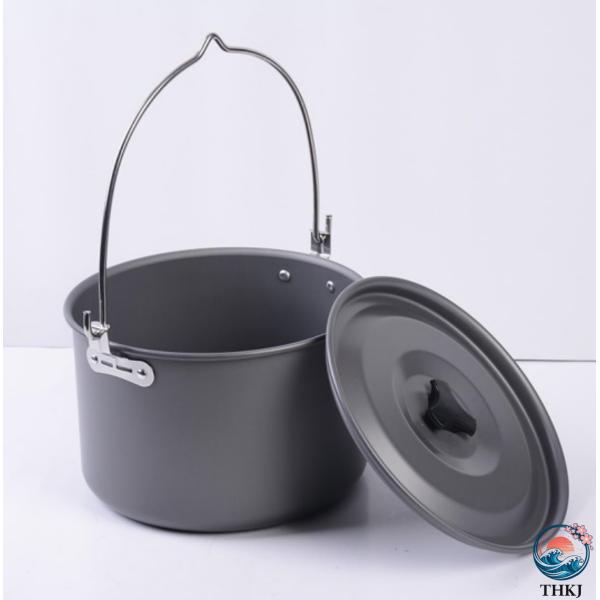 商品の説明                                                大容量4Lのこの多用途製品は、吊り鍋としてもフライパンとしても使え、幅広い料理のニーズに応えます。軽量なため、どこへでも簡単に持ち運べ...