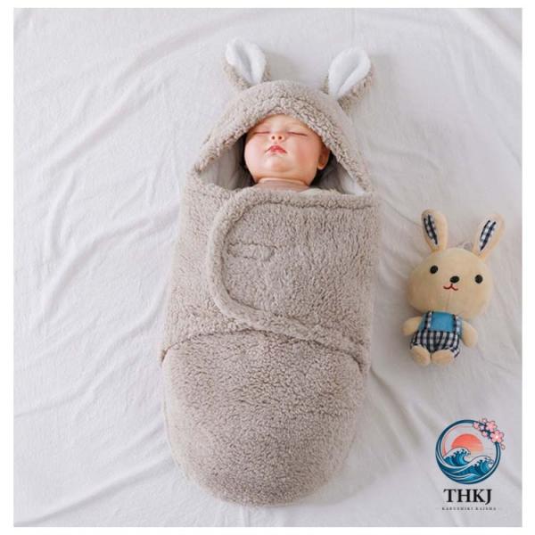 チクチクしないマジックテープで着脱簡単。 足もすっぽり包みますのでバタバタ動いても安心！ 普段着はもちろん、お出かけ、誕生日祝い、記念撮影でもいろんな場合で対応出来ます。   サイズ  3M 6M  サイズについての説明  3M:62cm,...