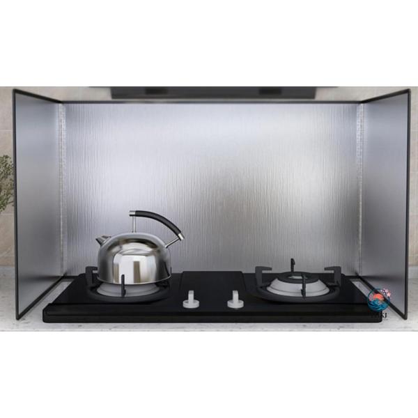 ? 【キッチンを清潔に保つ】ステンレス製のスプラッシュガードは、熱い油や沸騰したソースが飛び散るのを防ぎ、沸騰したお湯がこぼれるのを防ぎ、汚れ、グリース、油から壁を保護します。 したがって、キッチンを掃除する手順の数を減らすことができます。...