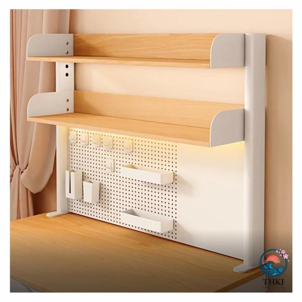 ? 【クリップ式固定】デスク上収納ラック壁や机に穴を開ける必要がないクリップ式設計で、厚さ1〜7cmの机に適しています。底部ブラケットはウールフェルトで保護されており、机への傷を防ぎます。棚の端にはバッフルが付いており、文房具やアロマテラピ...