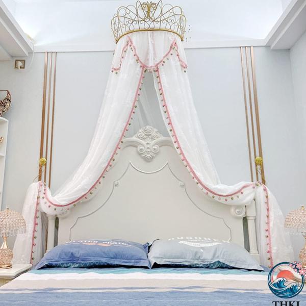 説明    ベッドルーム、ドレッシングルーム、屋外エリアにアクセントを追加します。テーマを作成するには、このクラウンヨーロピアンベッドキャノピーを寝室に吊るしてください 蚊帳の周りの繊維布も、ファッションセンスとスタイリッシュさを少し加えて...