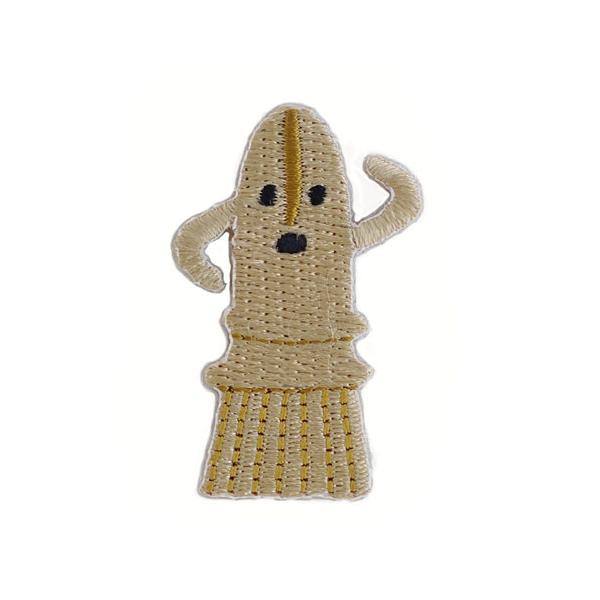 ●パッケージサイズ：たて約10cm×よこ約7cm●材質：表面/レーヨン・ポリエステル・裏面/EVA系樹脂ぷっくり立体感のある刺しゅうの素材感が楽しいステッカー。お手持ちの手帳やスマートフォン、ハンカチやTシャツなどお好きな場所につけることが...