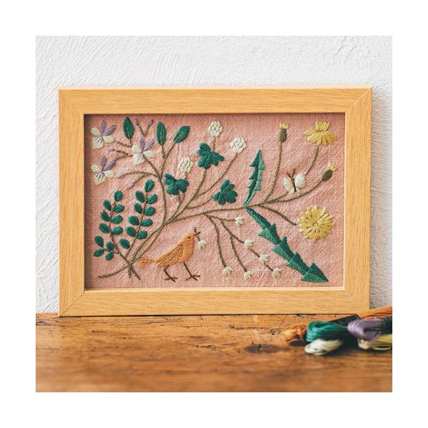 ●キット内容：２５番ししゅう糸（綿１００％）、プリント済刺しゅう布、フランス刺しゅう針、接着芯、木製フレーム、カラー図案付説明書●用意するもの：縫い糸、縫い針、はさみ、テープ、アイロン●出来上がりサイズ：額外径　約15cm×20cm、額内径...