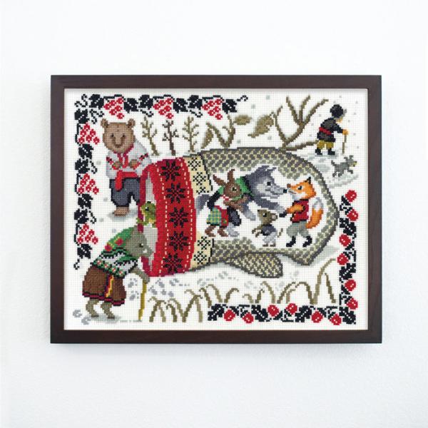 ●キット内容：25番刺しゅう糸、刺しゅう布（No.3800アイーダ）、クロス針、カラー図案付説明書※額は別売りです●用意するもの：額（画像はW-59Nを使用）、縫い糸、縫い針、はさみ、テープ●出来上がりサイズ：額外径　約32cm×横25.9...